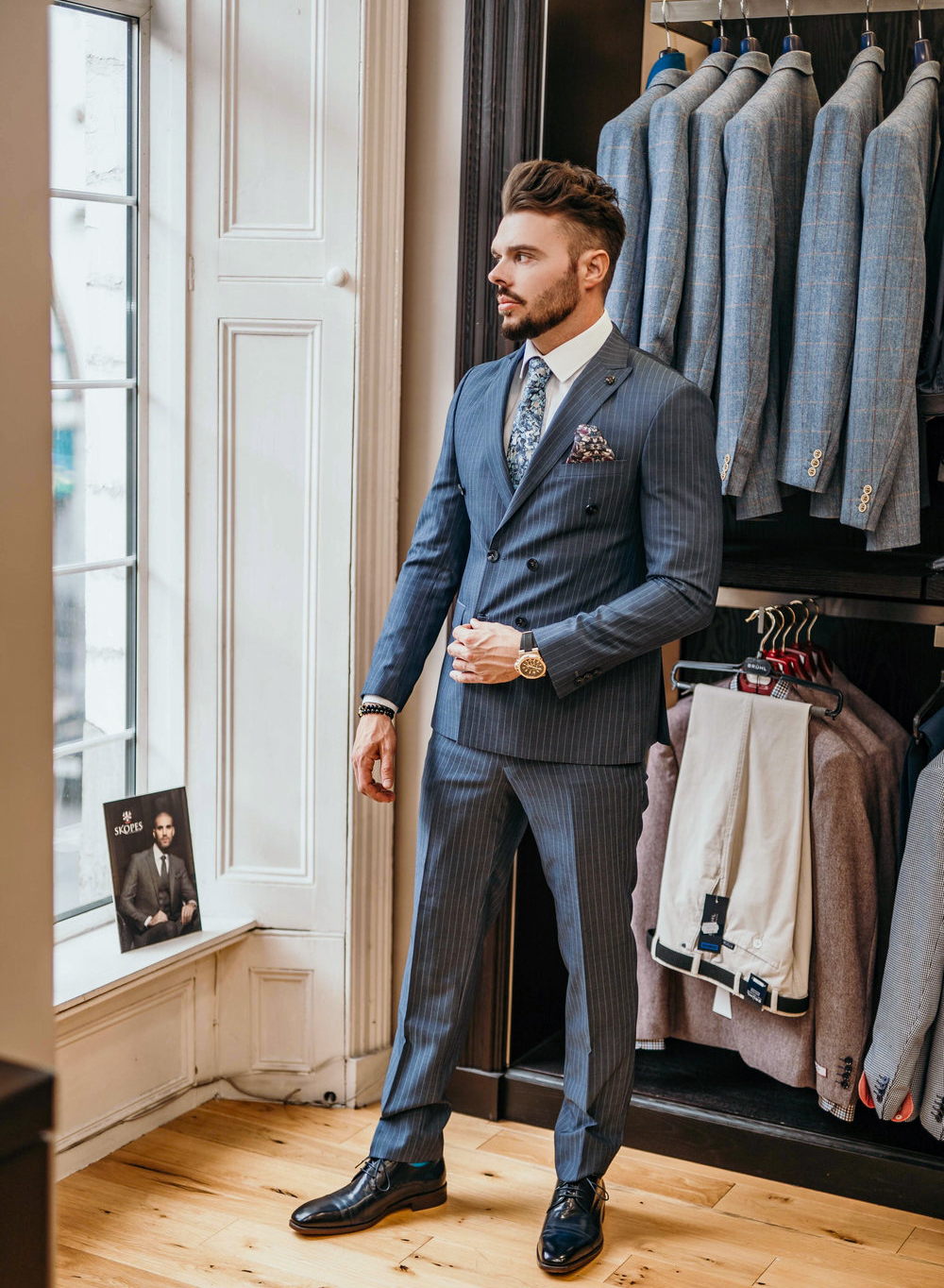 Differences Between Single-Breasted vs. Double-Breasted Suits Differences Between Single-Breasted vs. Double-Breasted Suits